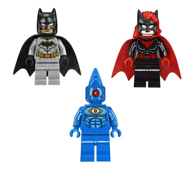 LEGO BATMAN: COMBATENDO O CIBORGUE OMAC – Armazém